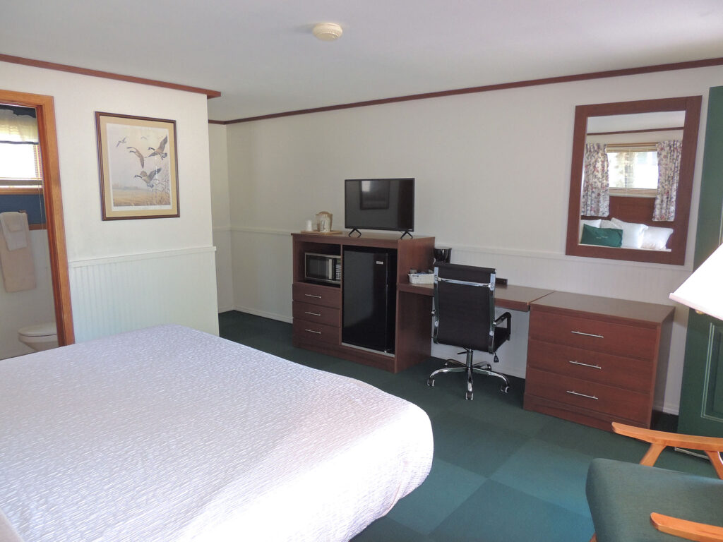 Motel Rooms & Cottages